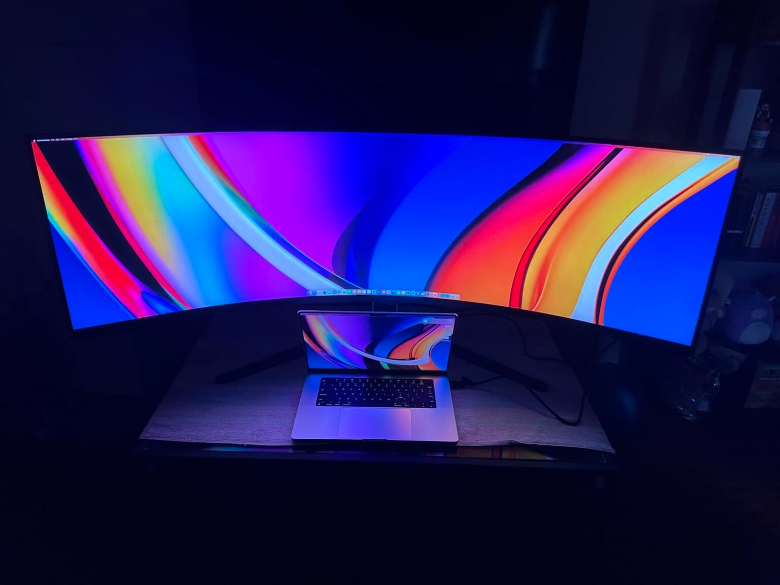 Gaming Monitor vs Regular Monitor: 5 Key Differences