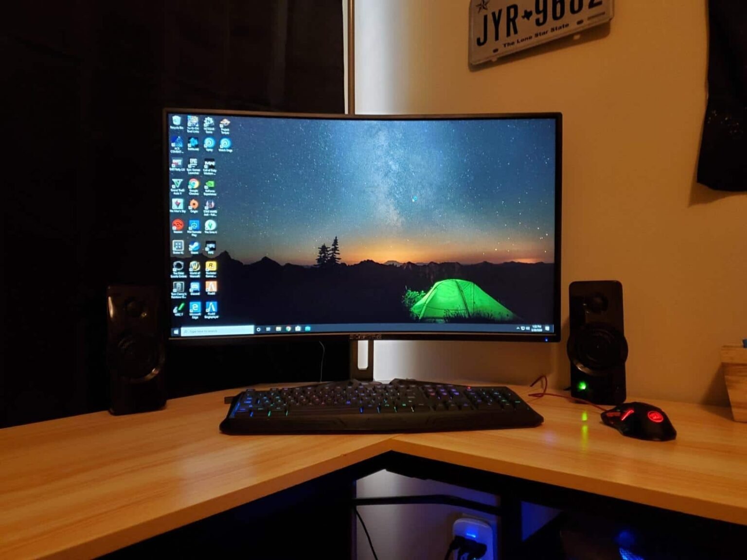 Sceptre 32-Inch Curved Gaming Monitor: Features and Review